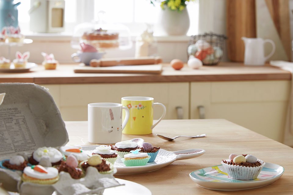 Easter baking recipes | Easter cupcakes & hot cross buns | Argos