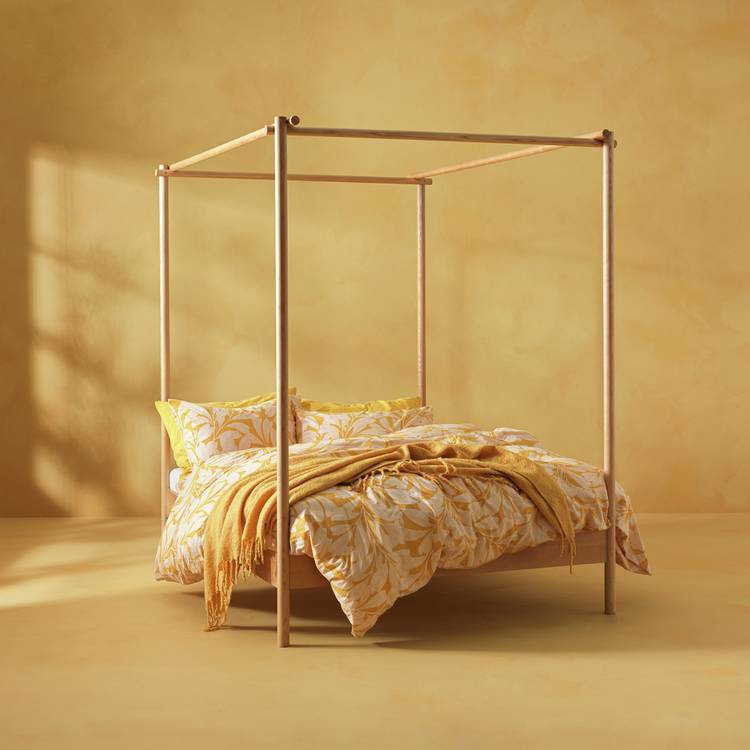 4 poster spindle bed store