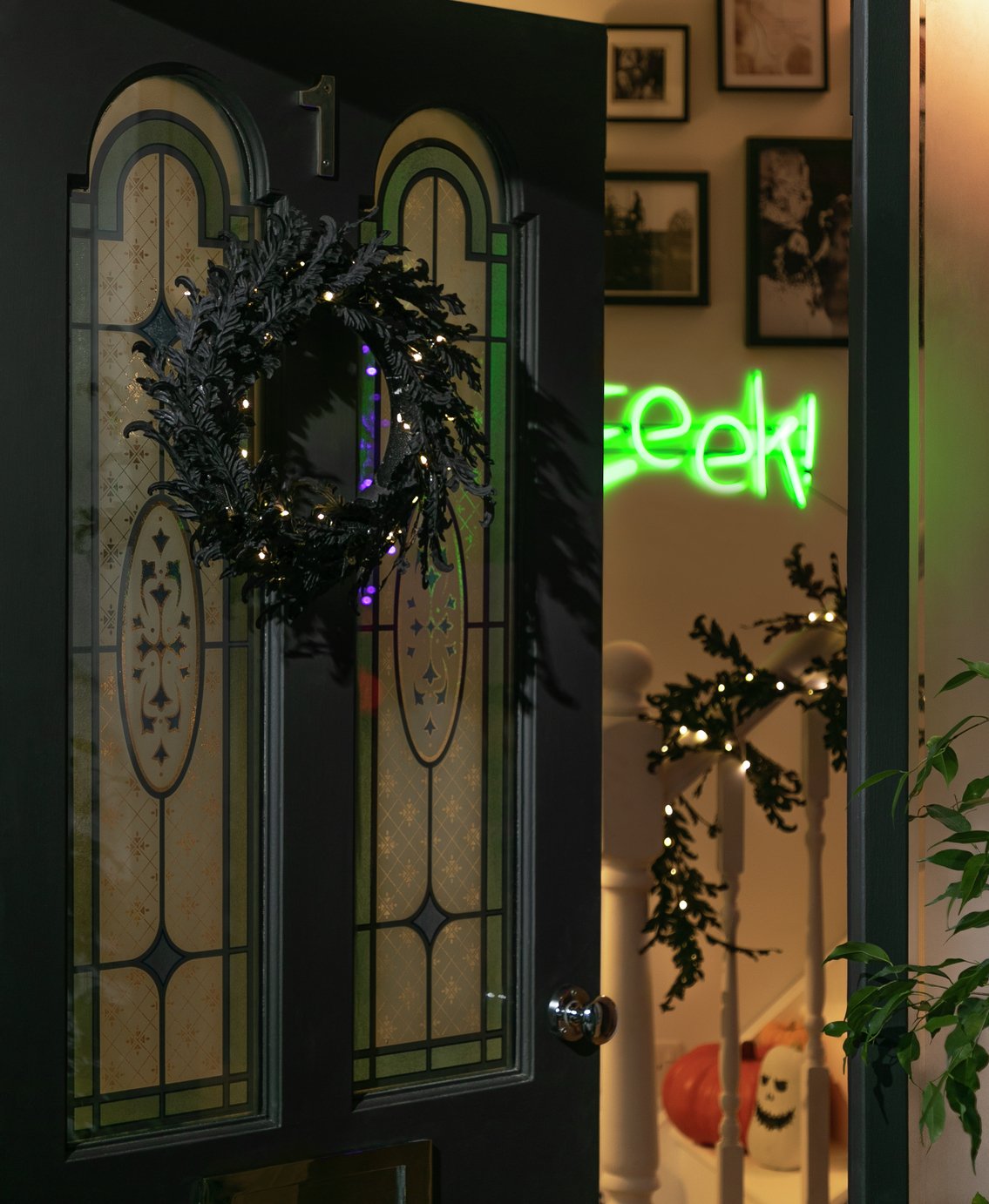 Argos Home Pre-Lit Black Halloween Wreath review | 9.2 / 10