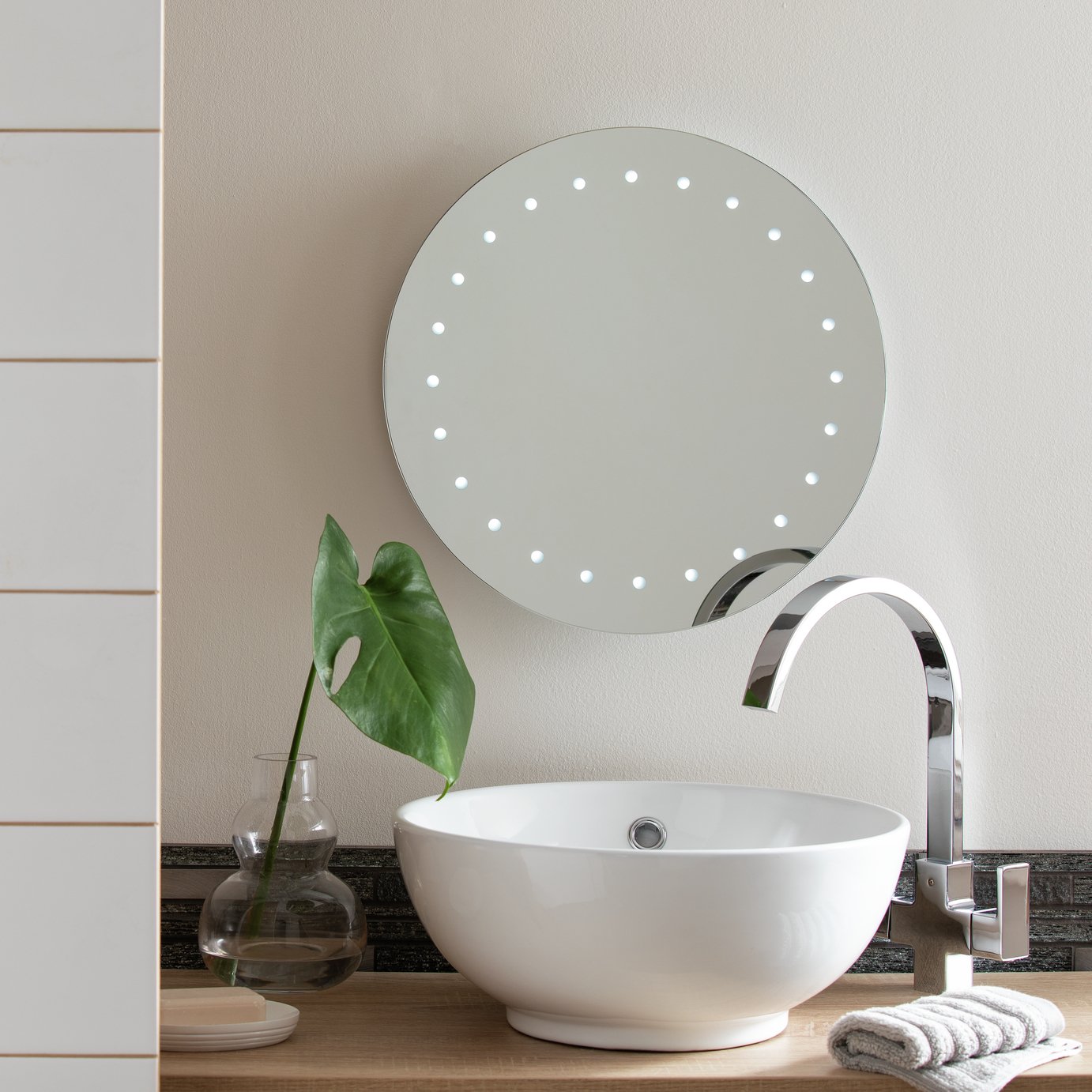 Argos Home Round Illuminated Bathroom Mirror review | 9.4 / 10