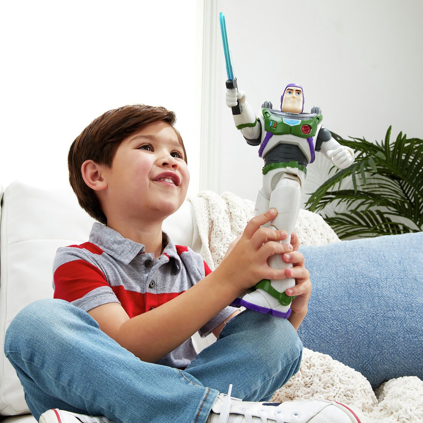 Disney Pixar Lightyear Laser Blade Buzz Light & Sound Figure review | 9 ...