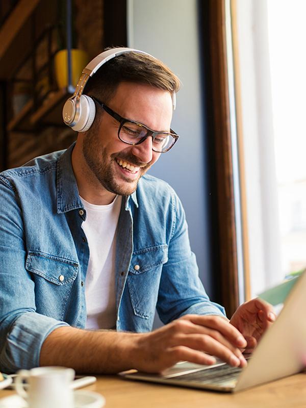 Apple Headphones and earphones | Argos