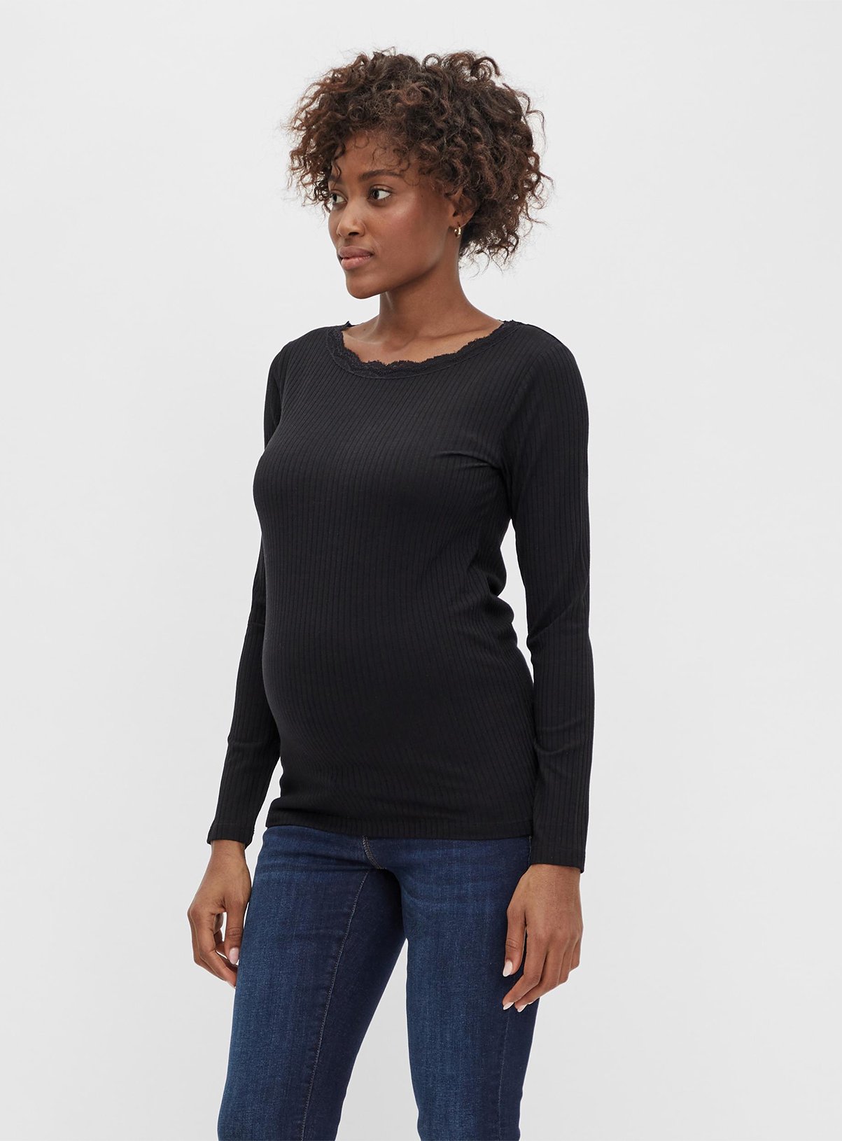 Black Lace Trim Maternity Top review | 8.9 / 10