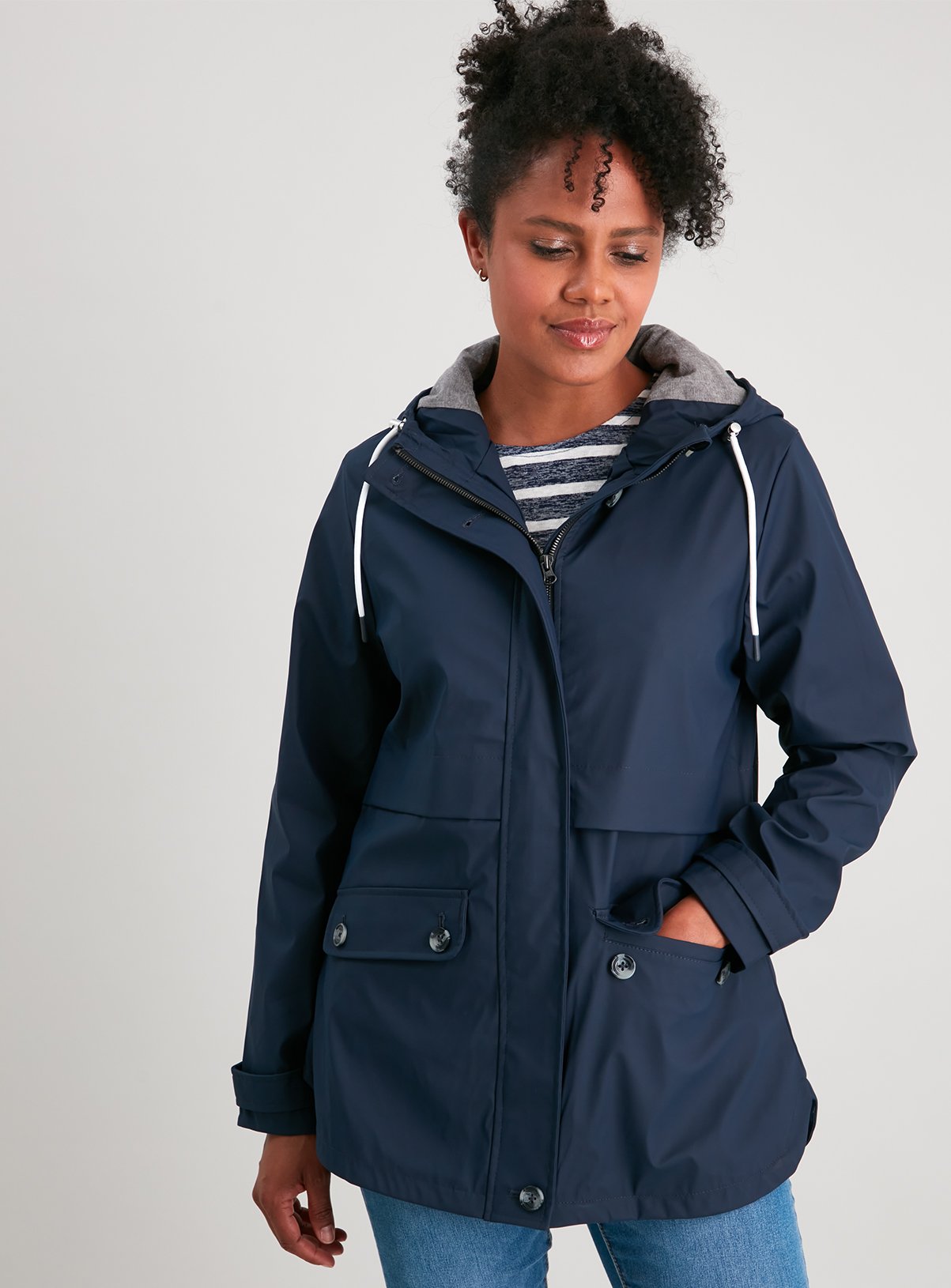 Navy Shower Resistant Rubber Raincoat review | 9.1 / 10