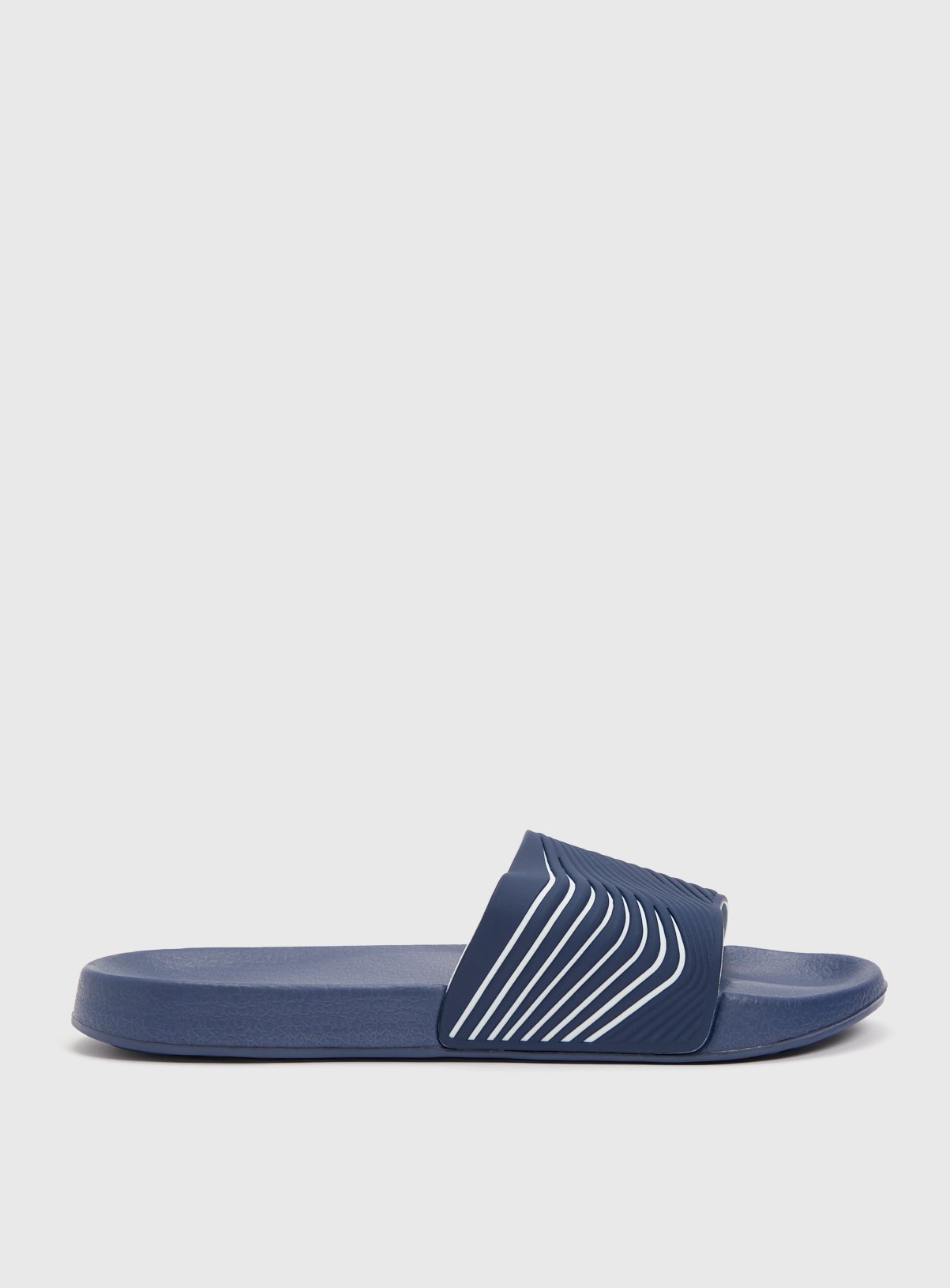 Navy Pool Sliders review | 9.3 / 10