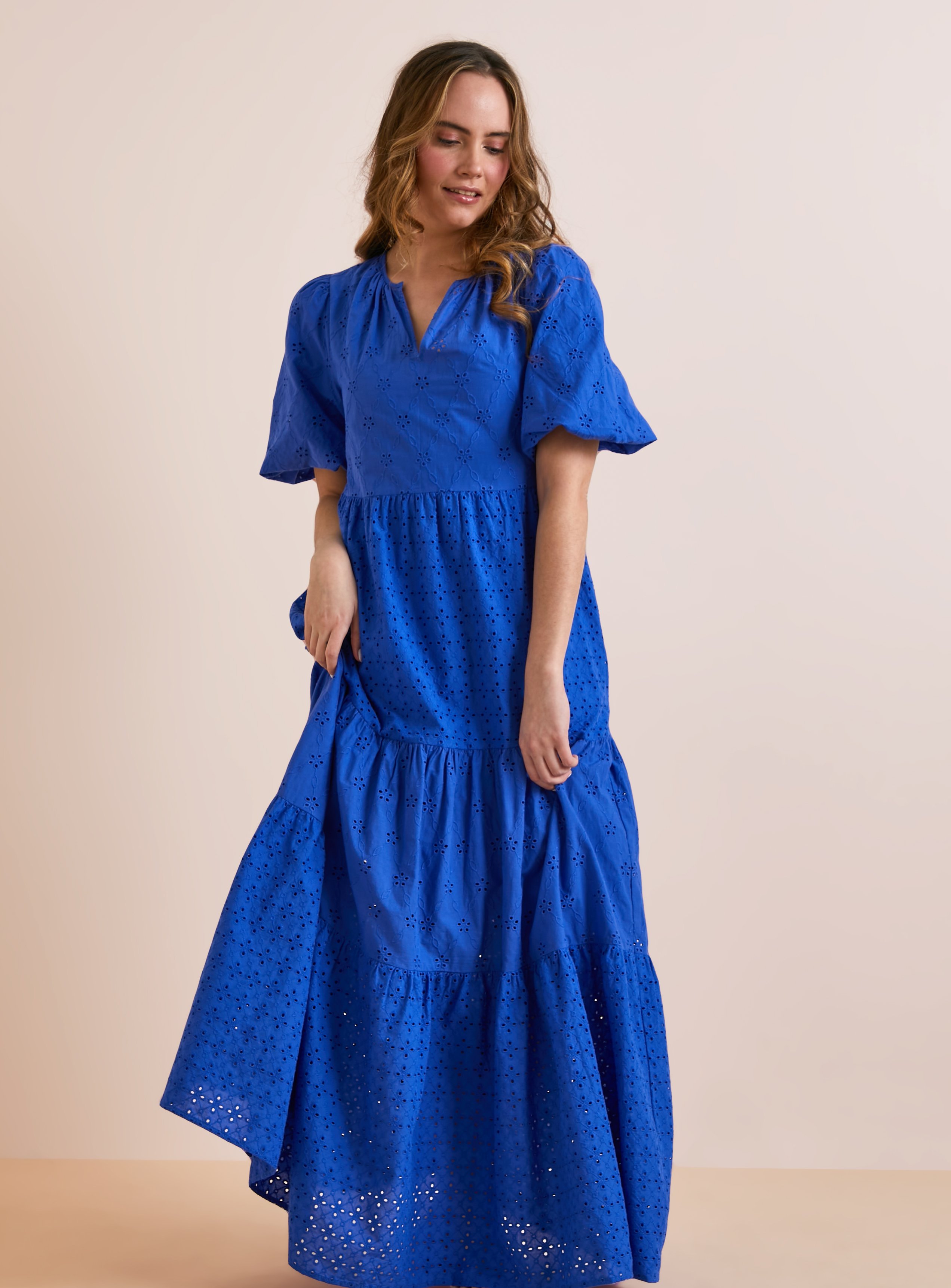 Everbelle Blue Broderie Maxi Dress review | 8.9 / 10