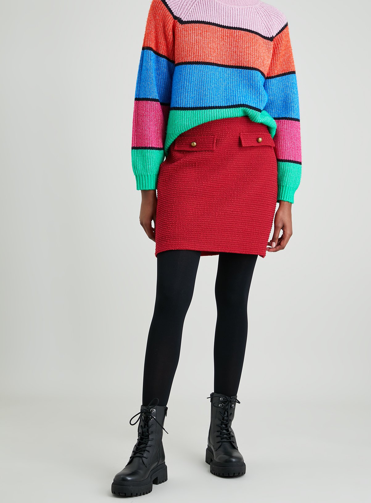 Red Boucl Mini Skirt review | 8.5 / 10