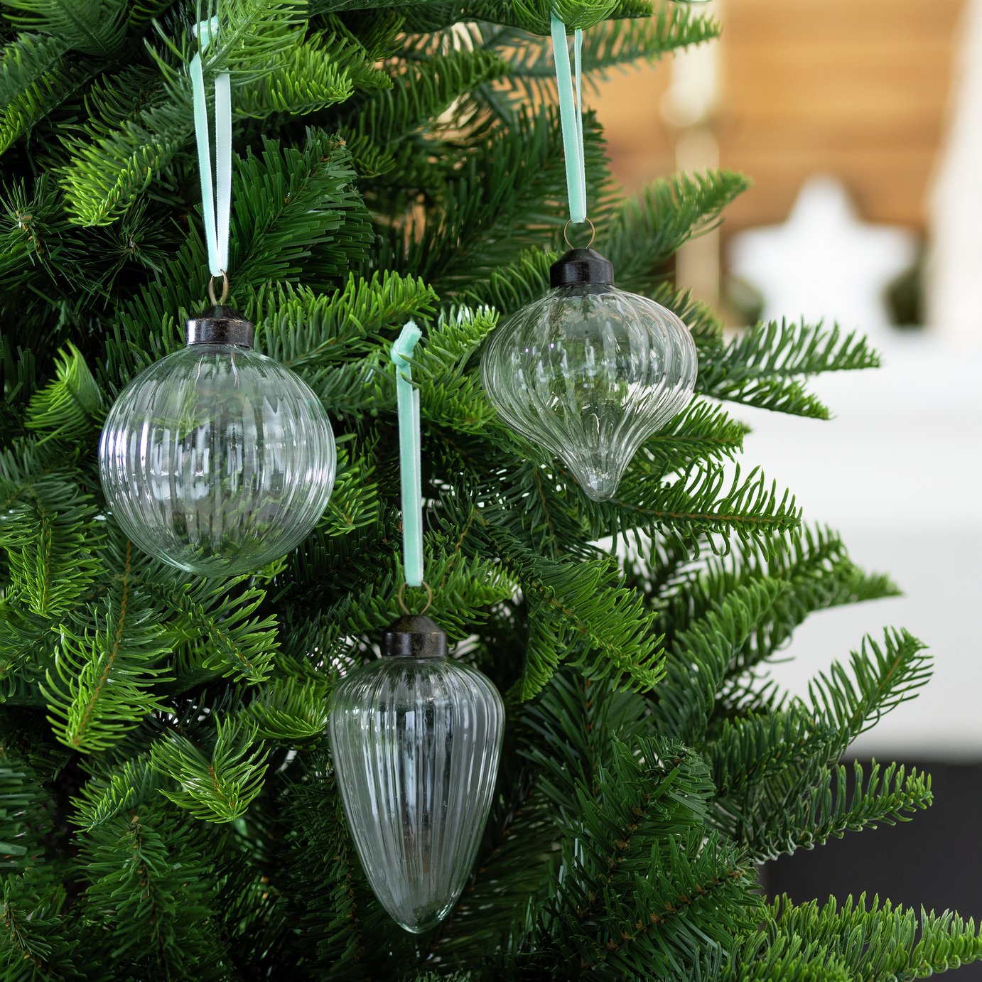 Baubles Christmas tree decorations | Argos